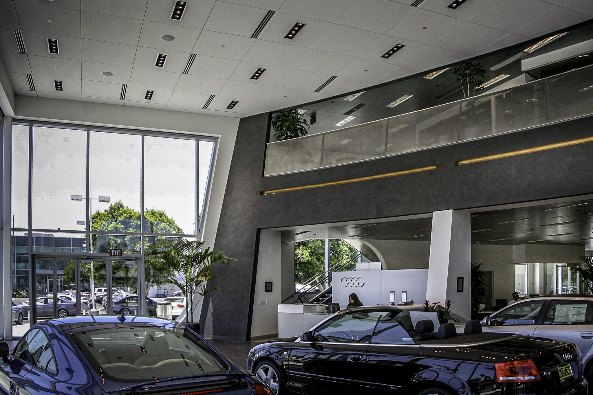 Audi Van Nuys - Toblesky Green Architects